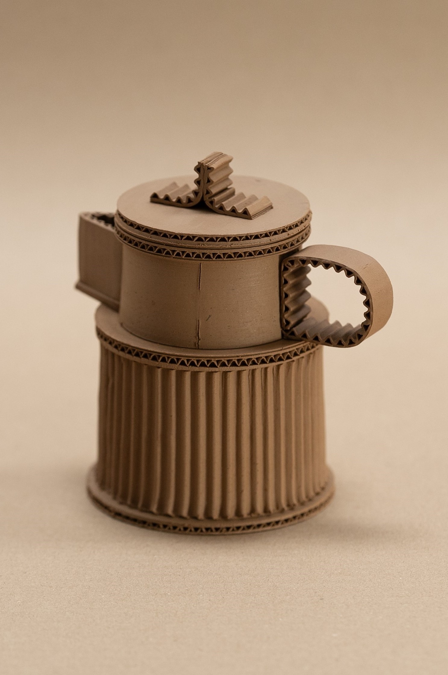 JACQUES MONNERAUD. À ANGLET, L’ARGILE FAIT CARTON - Maison et Jardins ...